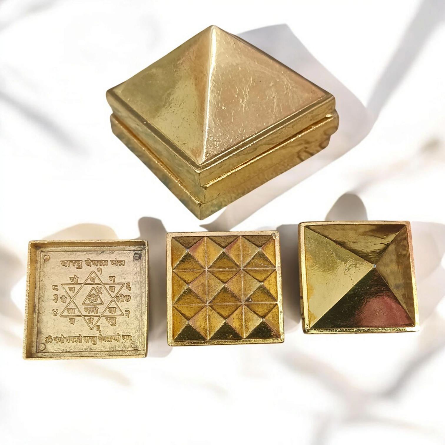 Vaastu Pyramid 3 Layers | For Positivity and Goodluck – GuruPujan